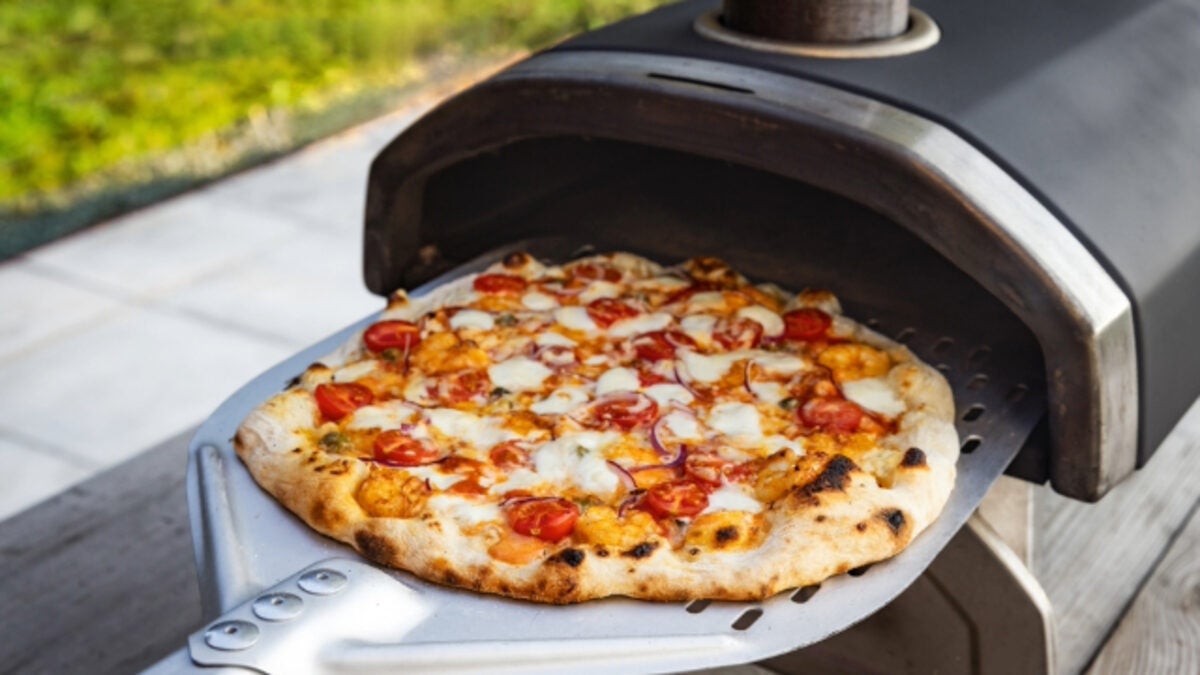 Best Outdoor Pizza Ovens: Countertop Backyard Models Reviewed ...